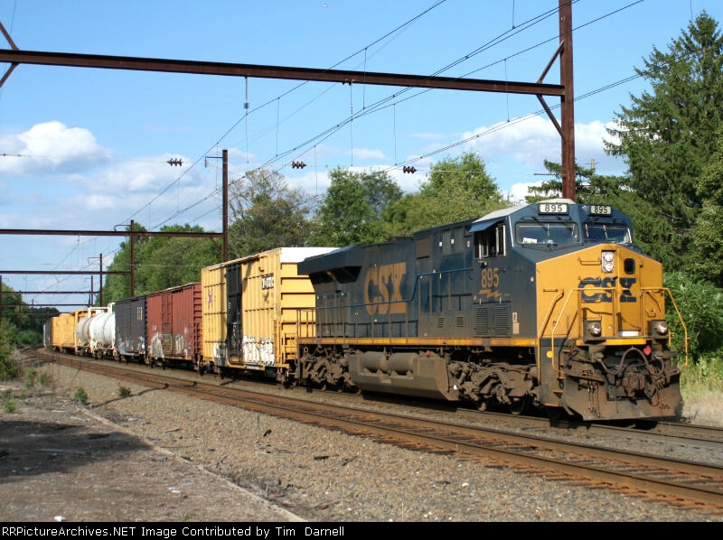 CSX 895 on P439